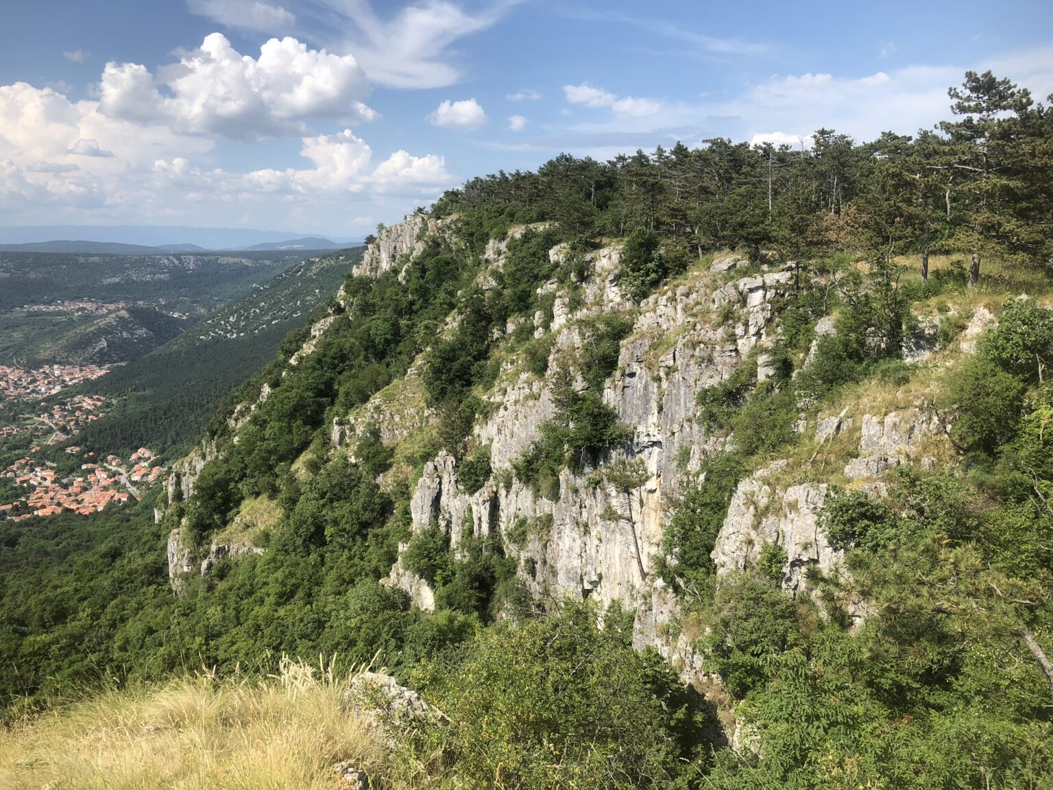 12.2 Karst Landscapes, Landforms, and Surface Features – Environmental ...