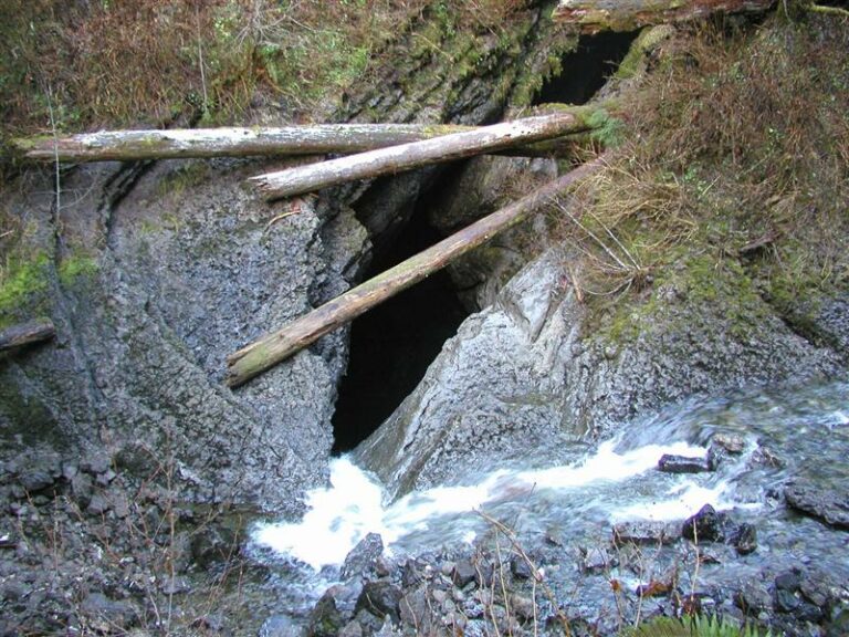 12.2 Karst Landscapes, Landforms, and Surface Features – Environmental ...